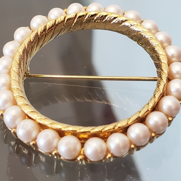 Monet | Jewelry | Vintage Monet Brooch | Poshmark